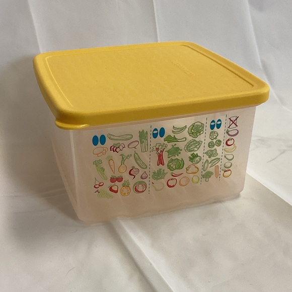 Kitchen | Tupperware Yellow Lid Square Fridgesmart Container | Poshmark